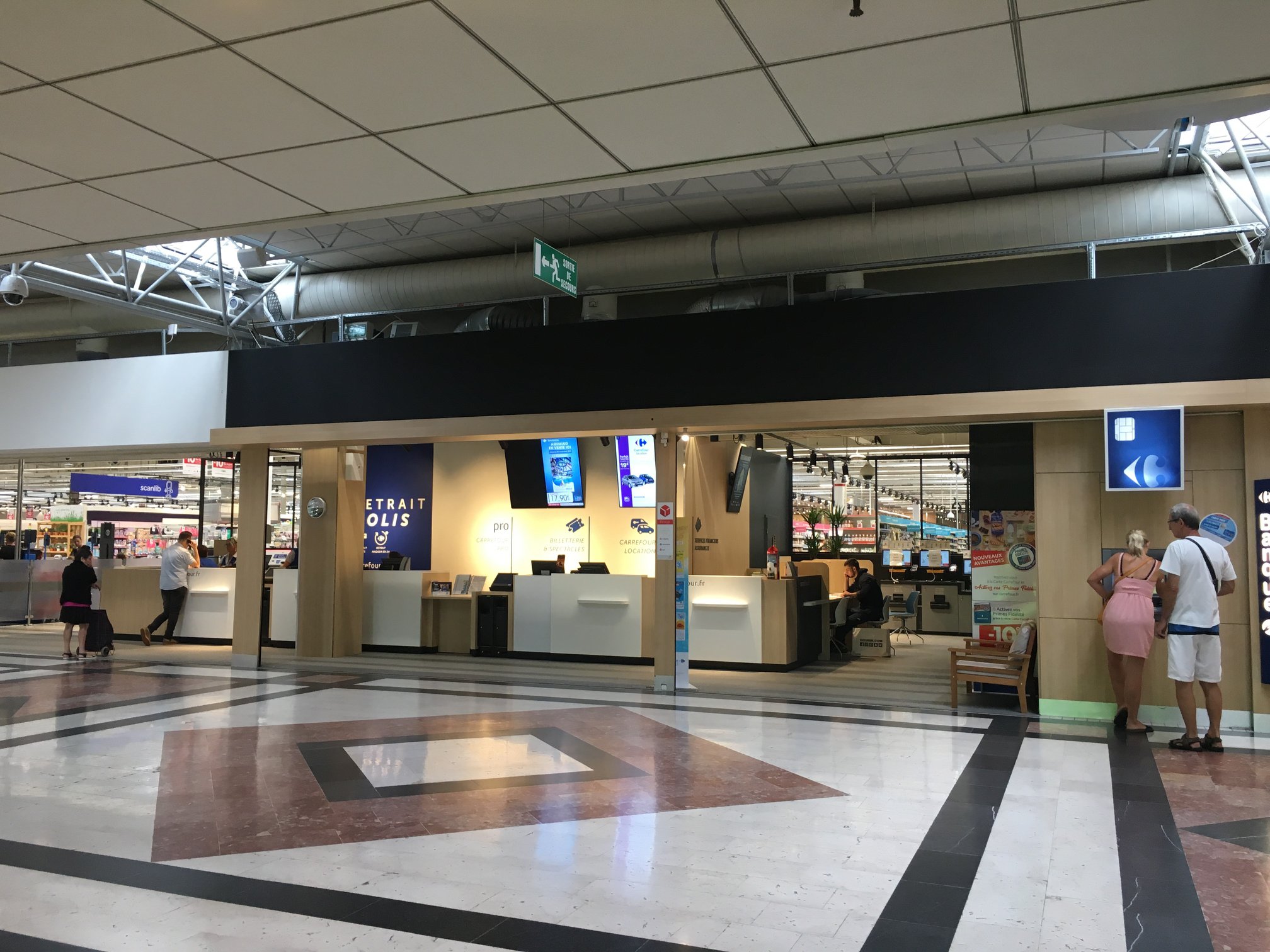 Carrefour - Centre Commercial Carrefour Barentin