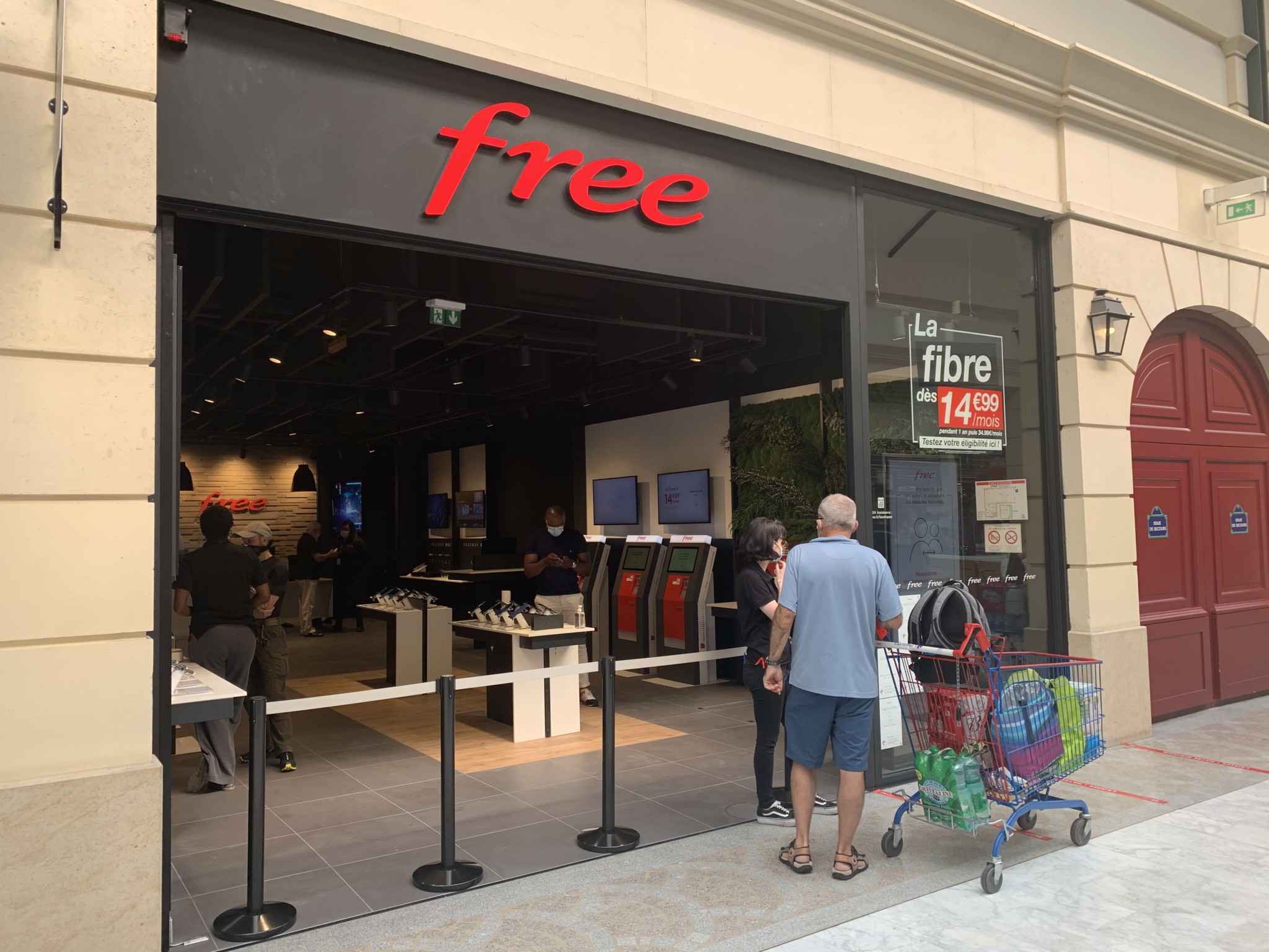 FREE - Centre Commercial Carrefour Montesson